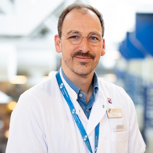 Dr. A.P.J. de Vries | LUMC