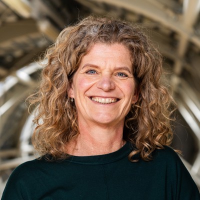 Dr. E.F. (Leonoor) van Dam van Isselt | LUMC